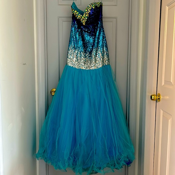 Night Moves | Dresses | Night Moves Sequence Mermaid Prom Dress | Poshmark